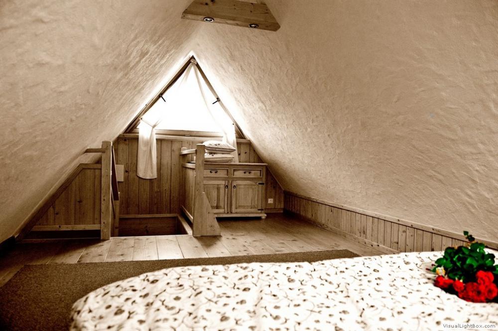 Uniquely Crafted Little Cottage That Brings People Together