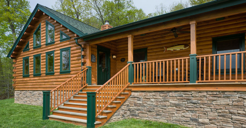 Beautiful Cozy Log House With the Perfect Floor Plan