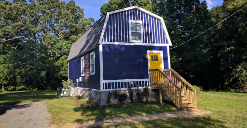 32-foot Farmhouse-style Tiny House With Main-floor Bedroom