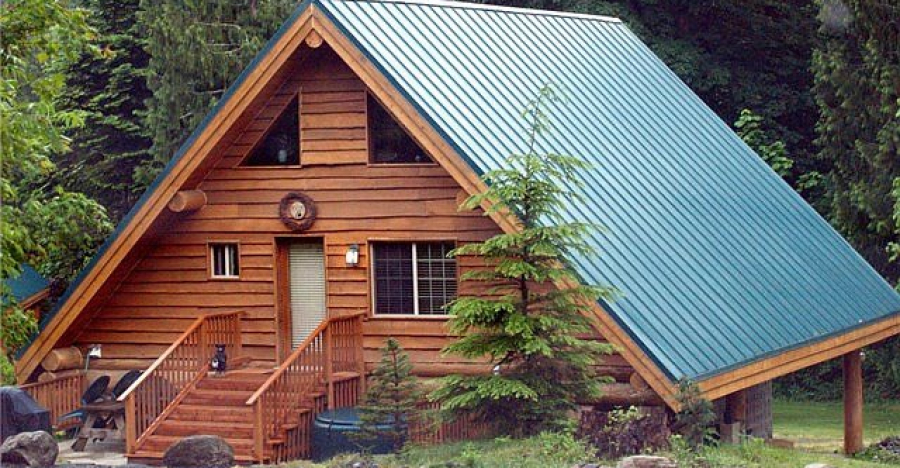 For Sale: 3 Log Cabin Property With Lots of Potential!