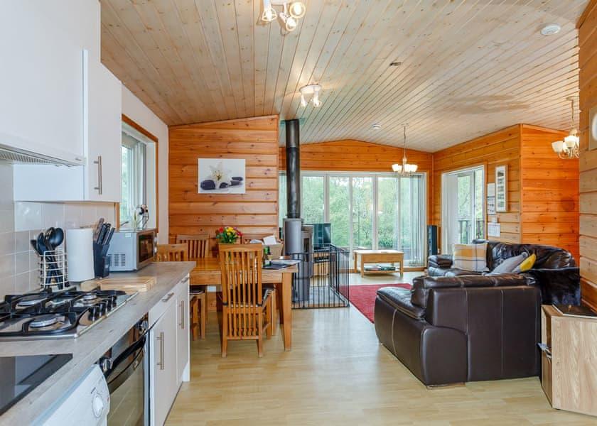 Bright and Comfortable Swedish Lodge in the Heart of England