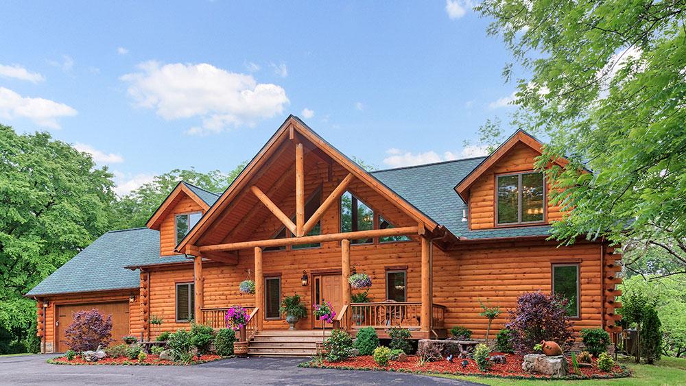 A Cozy Arkansas Log Cabin