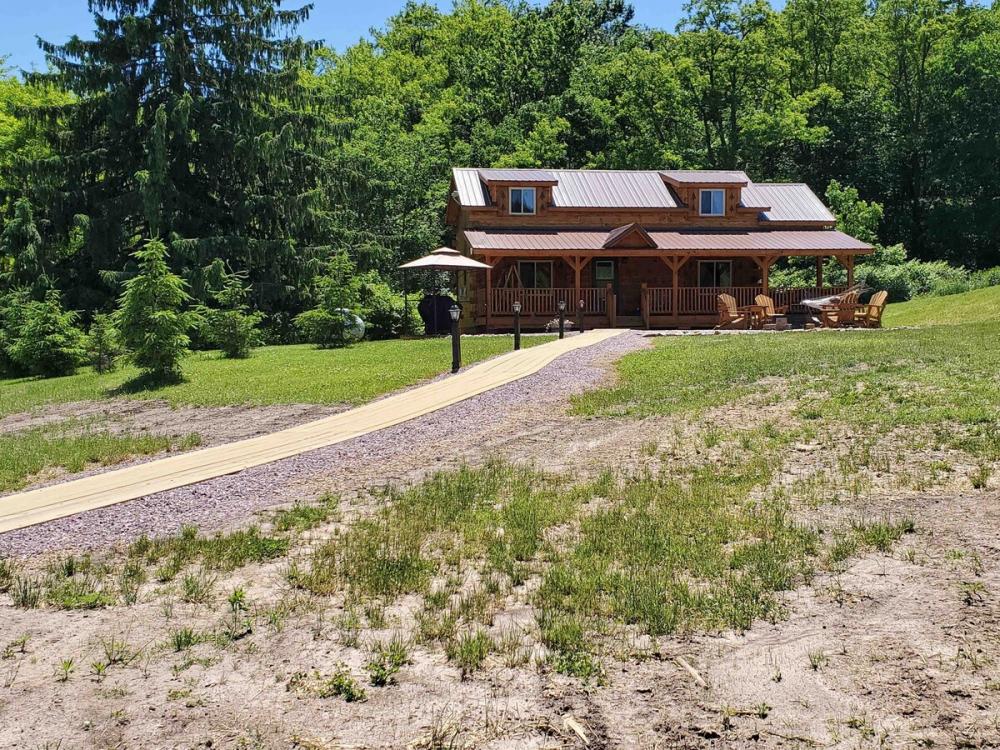 Secluded Log Cabin With Beautiful Views in Hill Point, Wisconsin