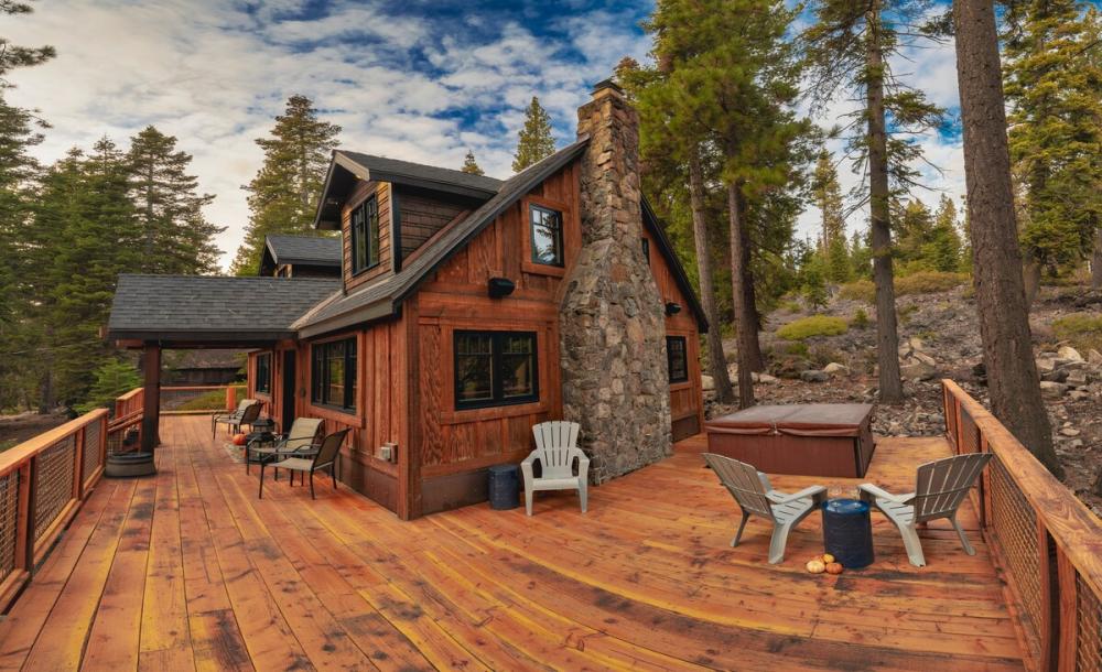 Gorgeous Luxury Smart Cabin with Extremely Large Outdoor Deck ...