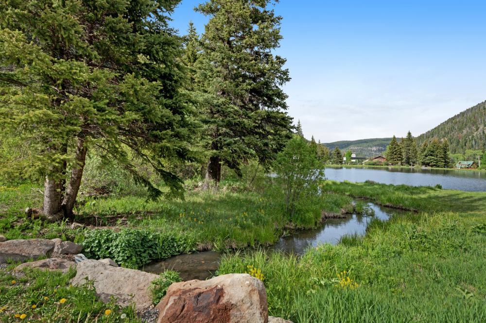 Gorgeous Creekside Cabin with Private Hot Tub In South Fork, Colorado