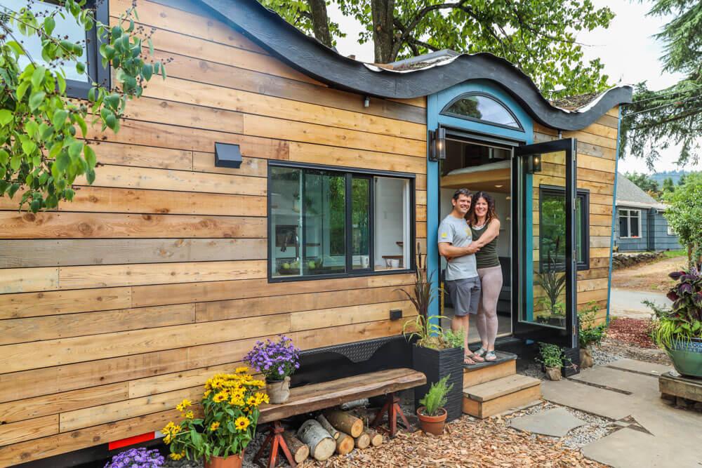 Natural-Built Tiny House Incorporates Biophilic Design And A Living Roof
