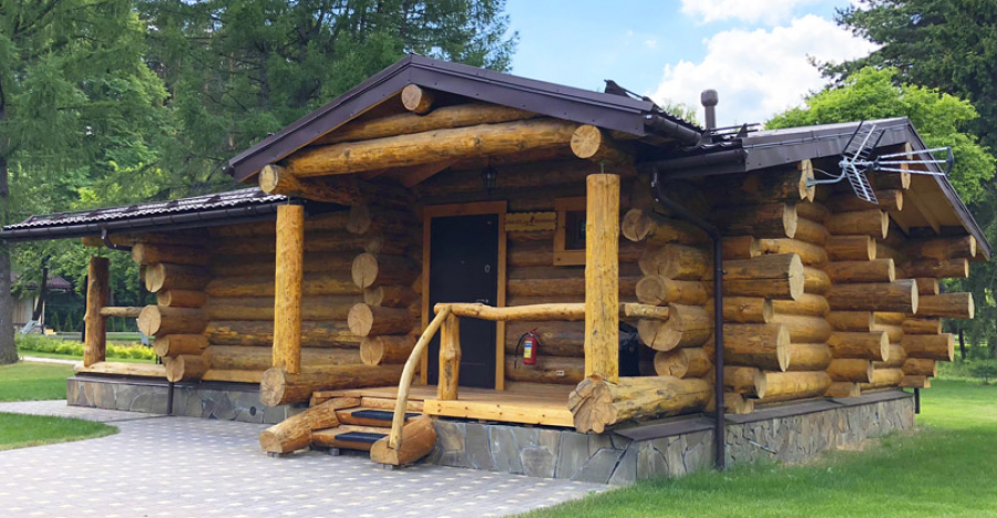 Take A Virtual Tour Inside This Little Log Home