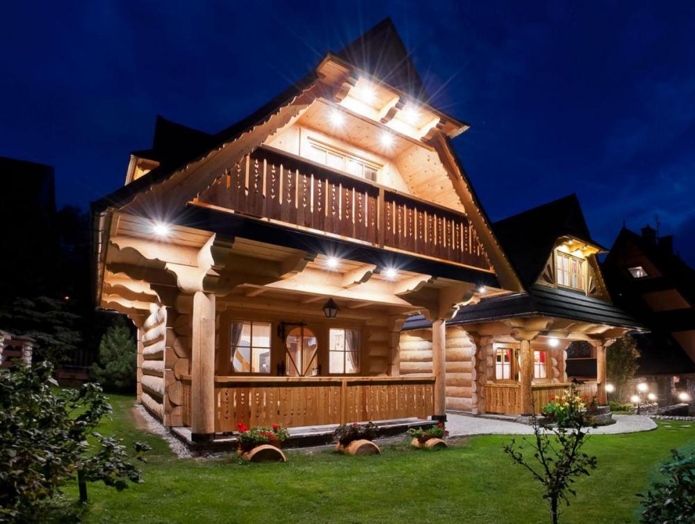 Cozy And Warm Log Chalet Perfect For Family
