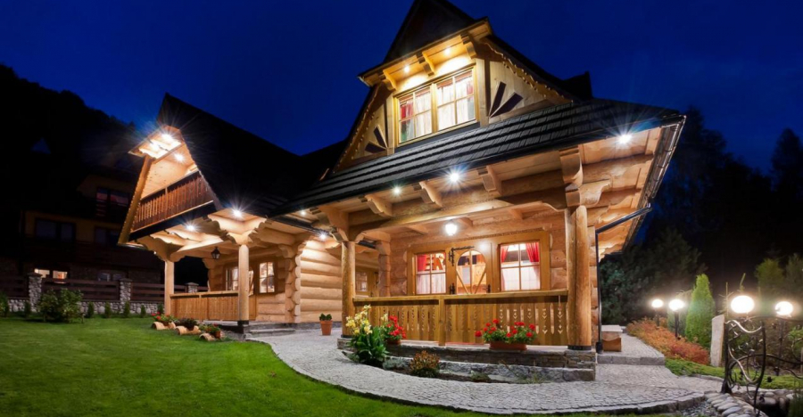 Cozy And Warm Log Chalet Perfect For Family