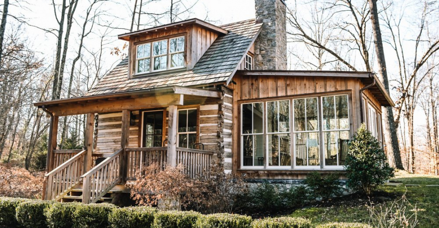 See This Rustic Log Cabin With a Beautiful Lake View!