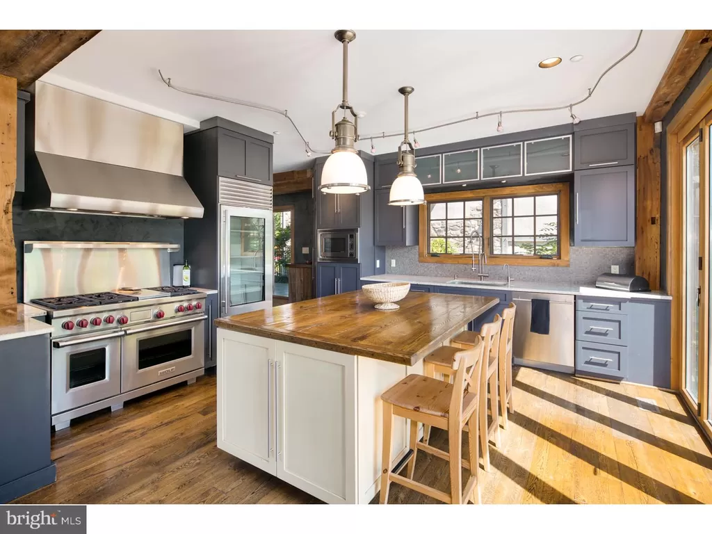 This Meticulously Renovated Barn Home Has Impressive Interior