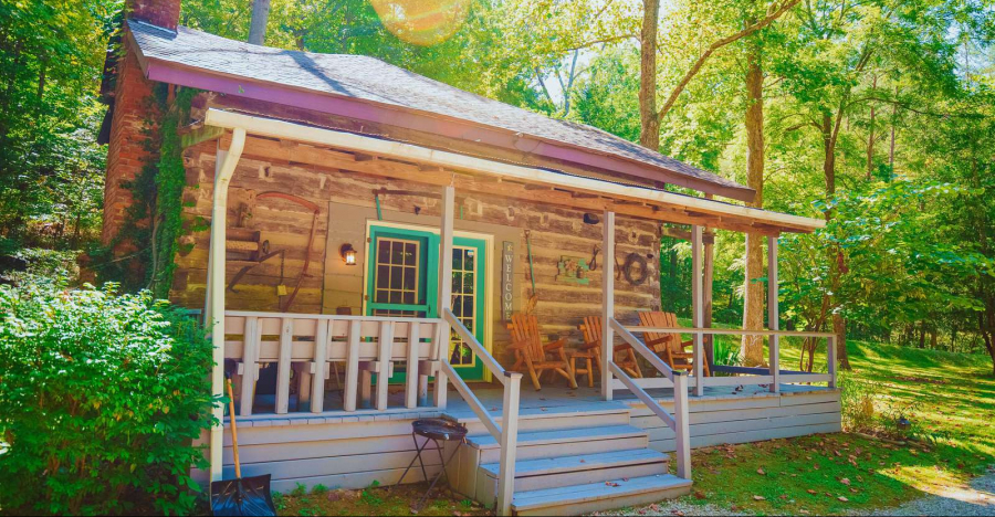 This Vintage-style Cabin Comes With All the Modern Updates on the Inside
