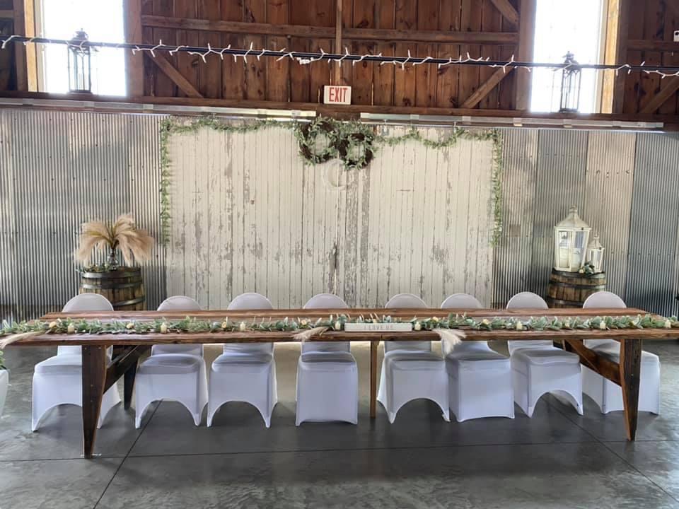 Check Out This Rustic 1920s Barn With Rustic Feel