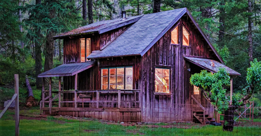 Rustic Off Grid Cabin With 9 Acres of Private River