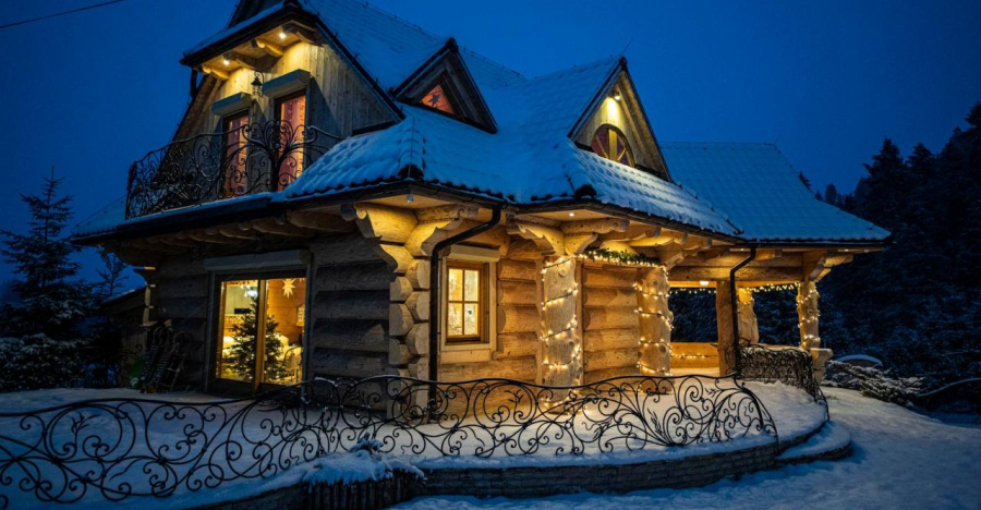 People Cant Get Enough of This Awesome Log Home