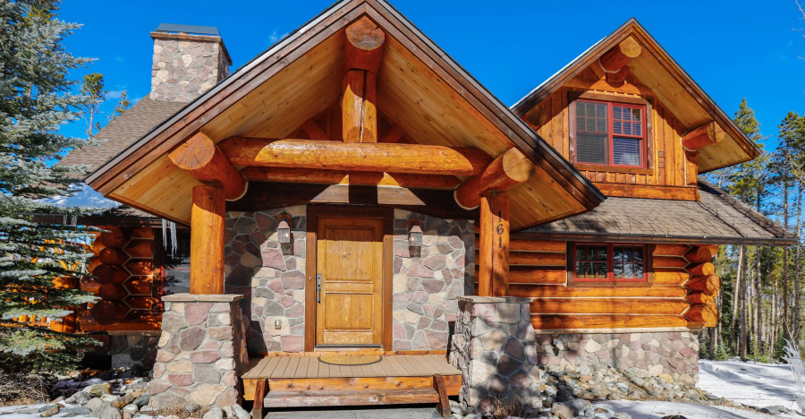 A Totally Unique and Charming Log Home for Nature Lovers