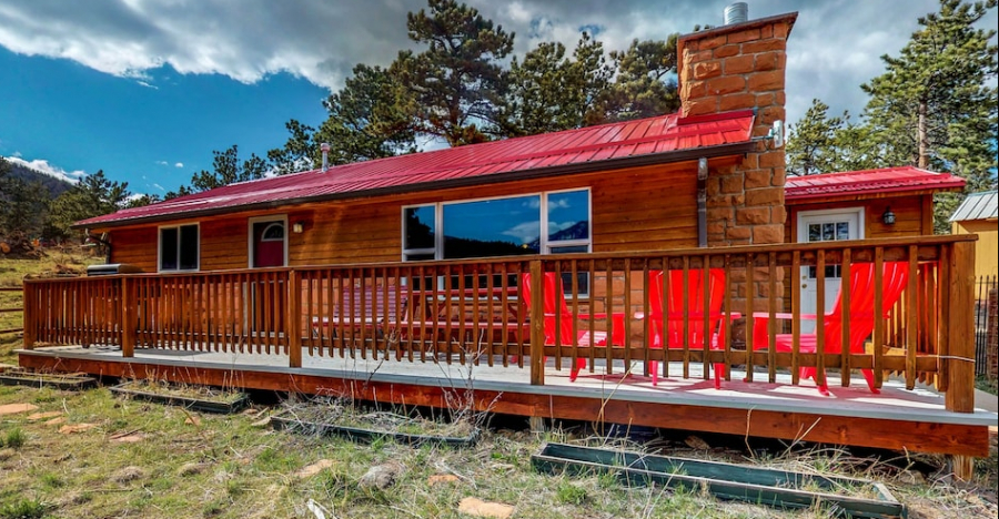 Quaint Log Cabin With Porch, Lake And Mountain Views