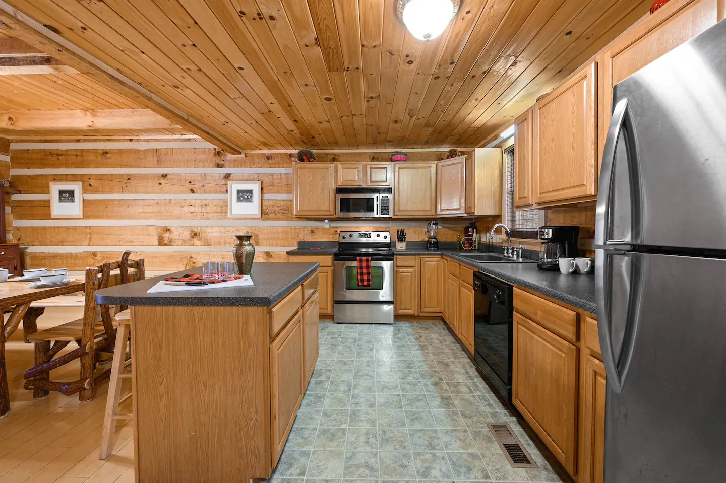 A Lovely Log Home With a Spacious 360 Degree Wrap Around Porch