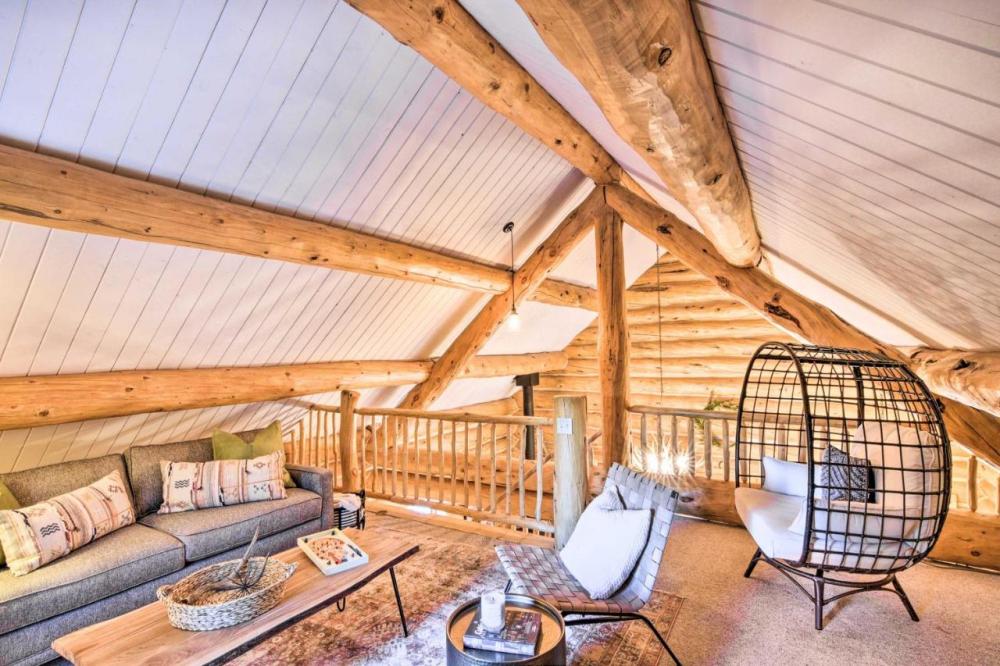 This Little Holiday Home is Fitted With 3 Bedrooms With Loft