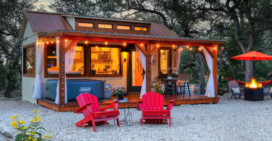 Peek Inside This Romantic Romantic Tiny Home Getaway In Texas