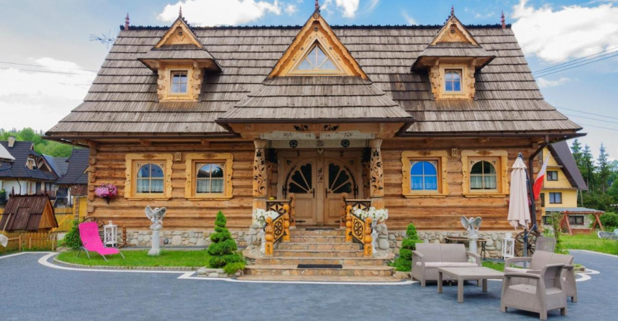 People Love This Fabulous Log Home In Poland