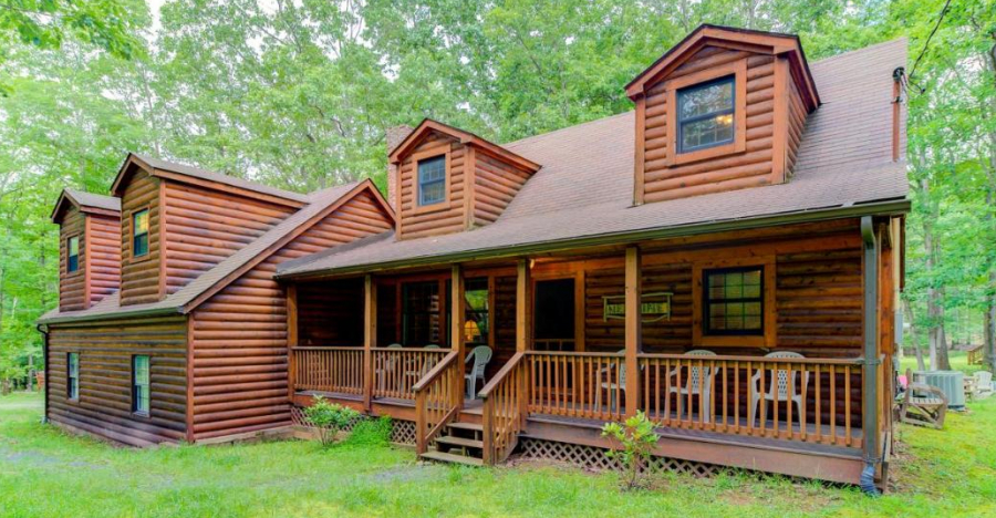 Peek Inside This Fabulous Log Cabin United States